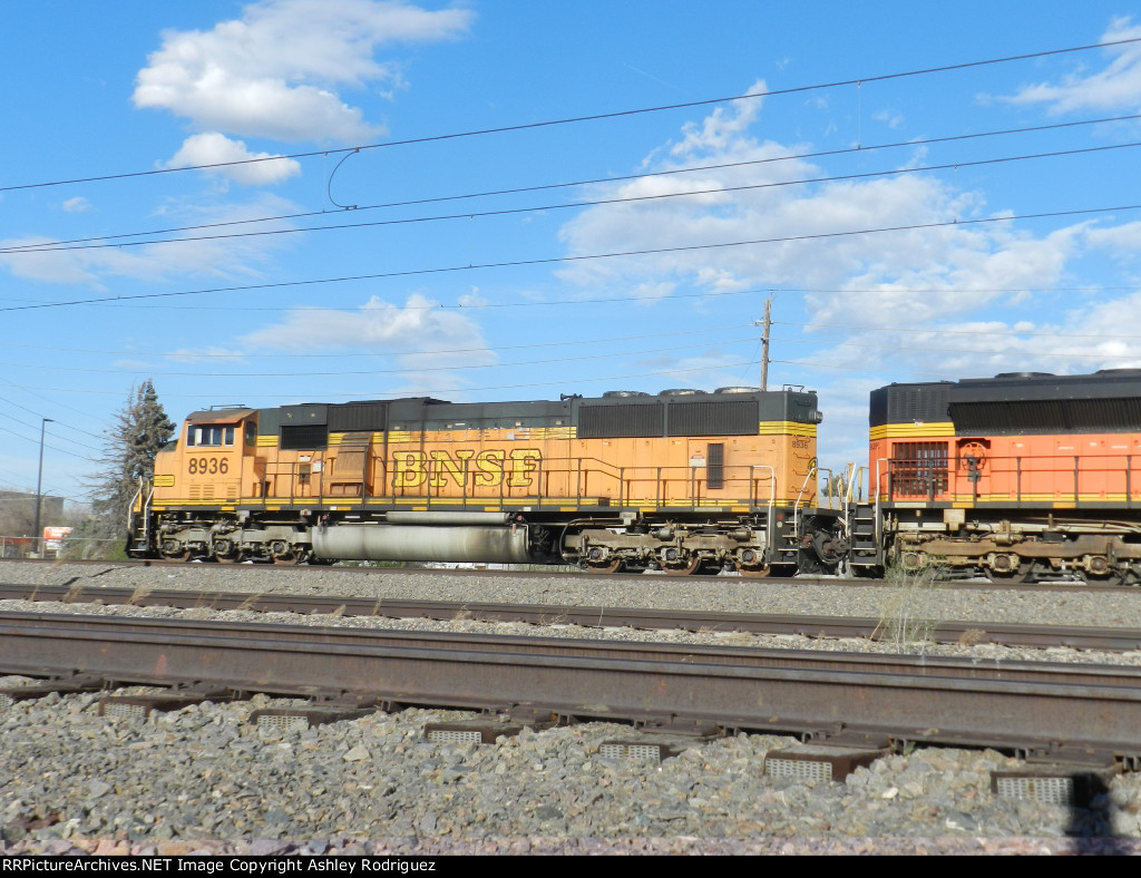 BNSF 8936